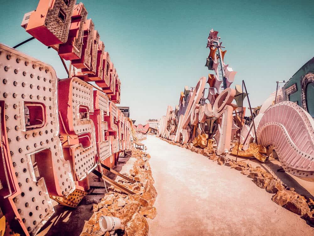14 Unique Things To Do In Las Vegas Avenly Lane Fashion Travel 14-unique-things-to-do-in-las-vegas-avenly-lane-fashion-travel
