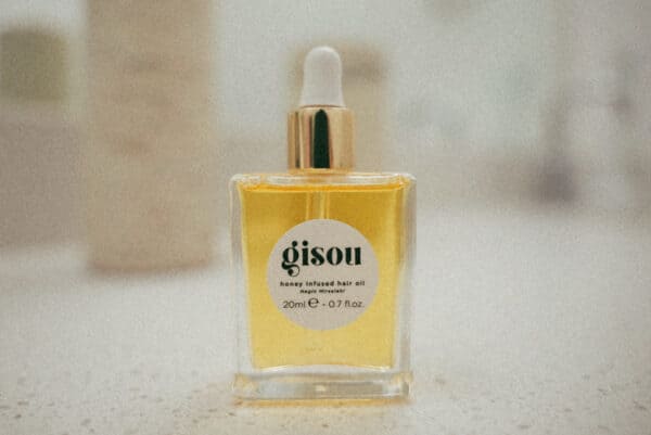 Unfiltered Gisou Hair Oil Review (Is it worth the hype?) | Avenly Lane